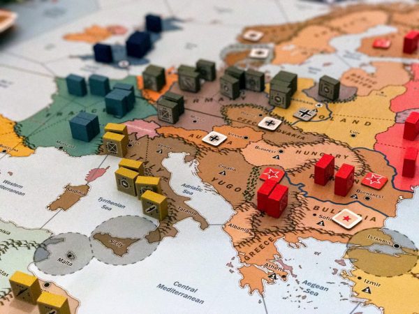 A Board Gamer’s Guide to Wargaming – Meeple Mountain