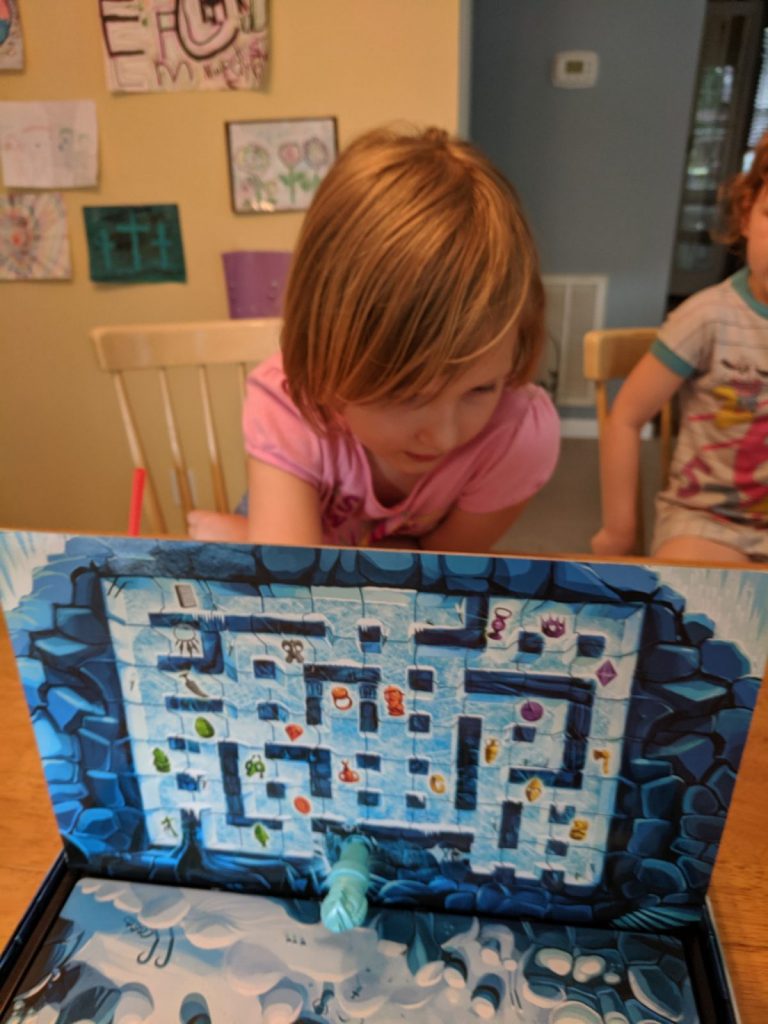 Pyramid of Pengqueen Game Review – Meeple Mountain