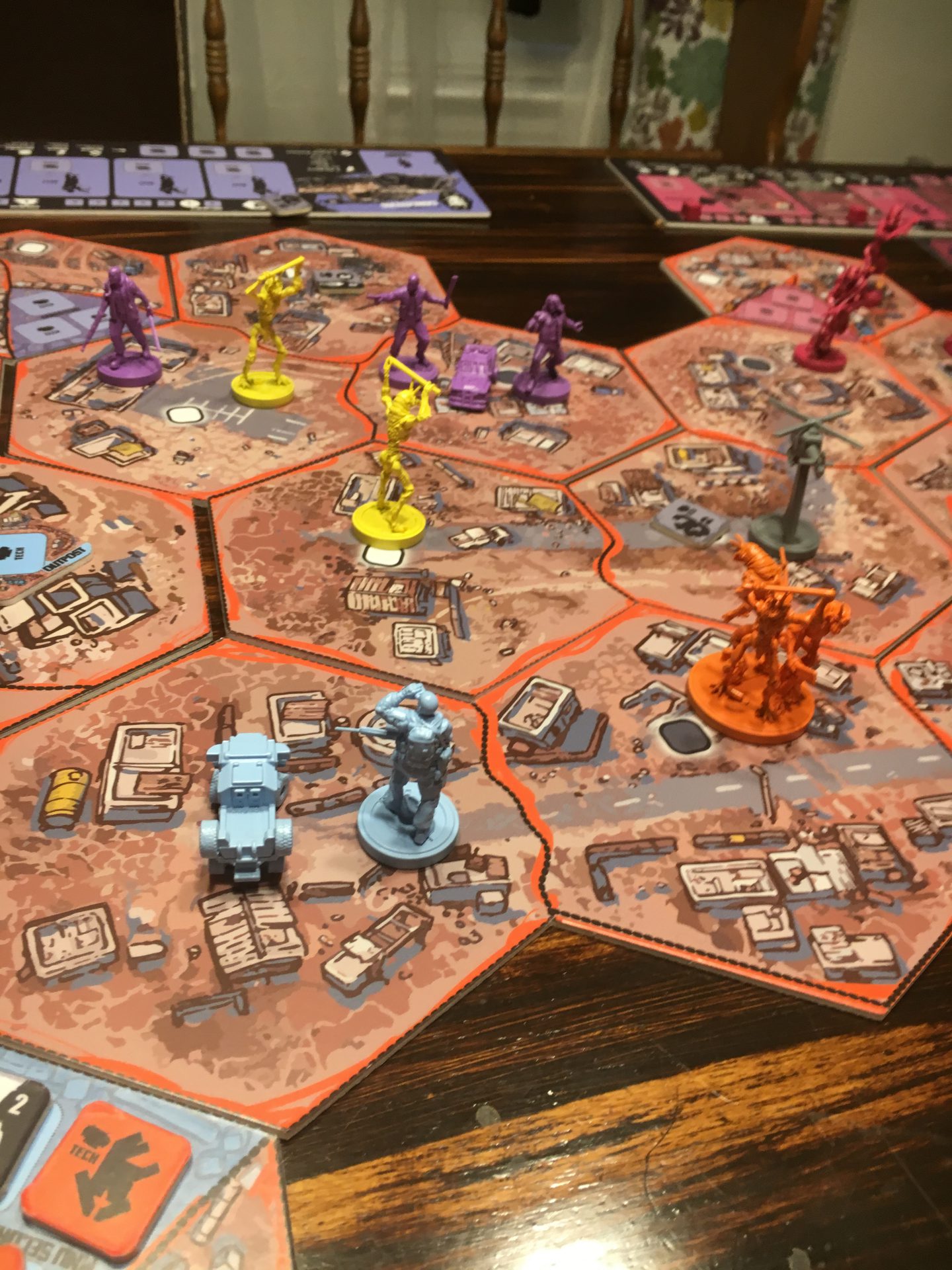 District 9 Game Review – Meeple Mountain