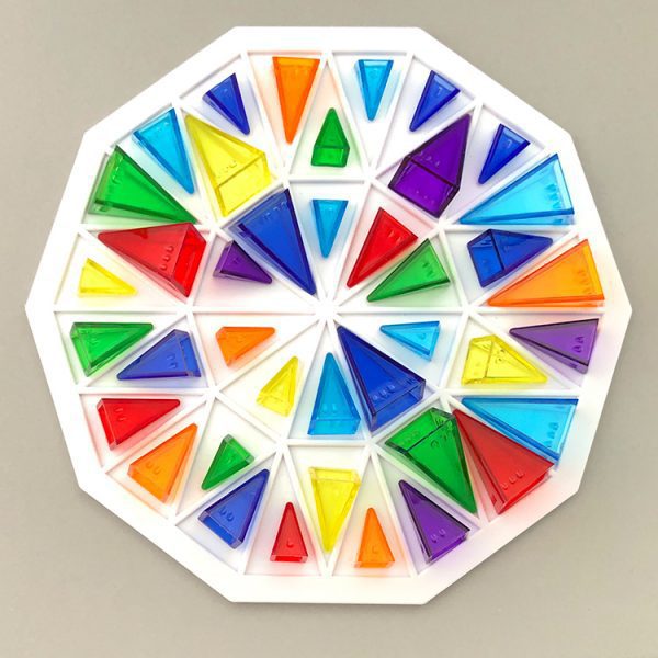 Pyramid Arcade Game Review – Meeple Mountain