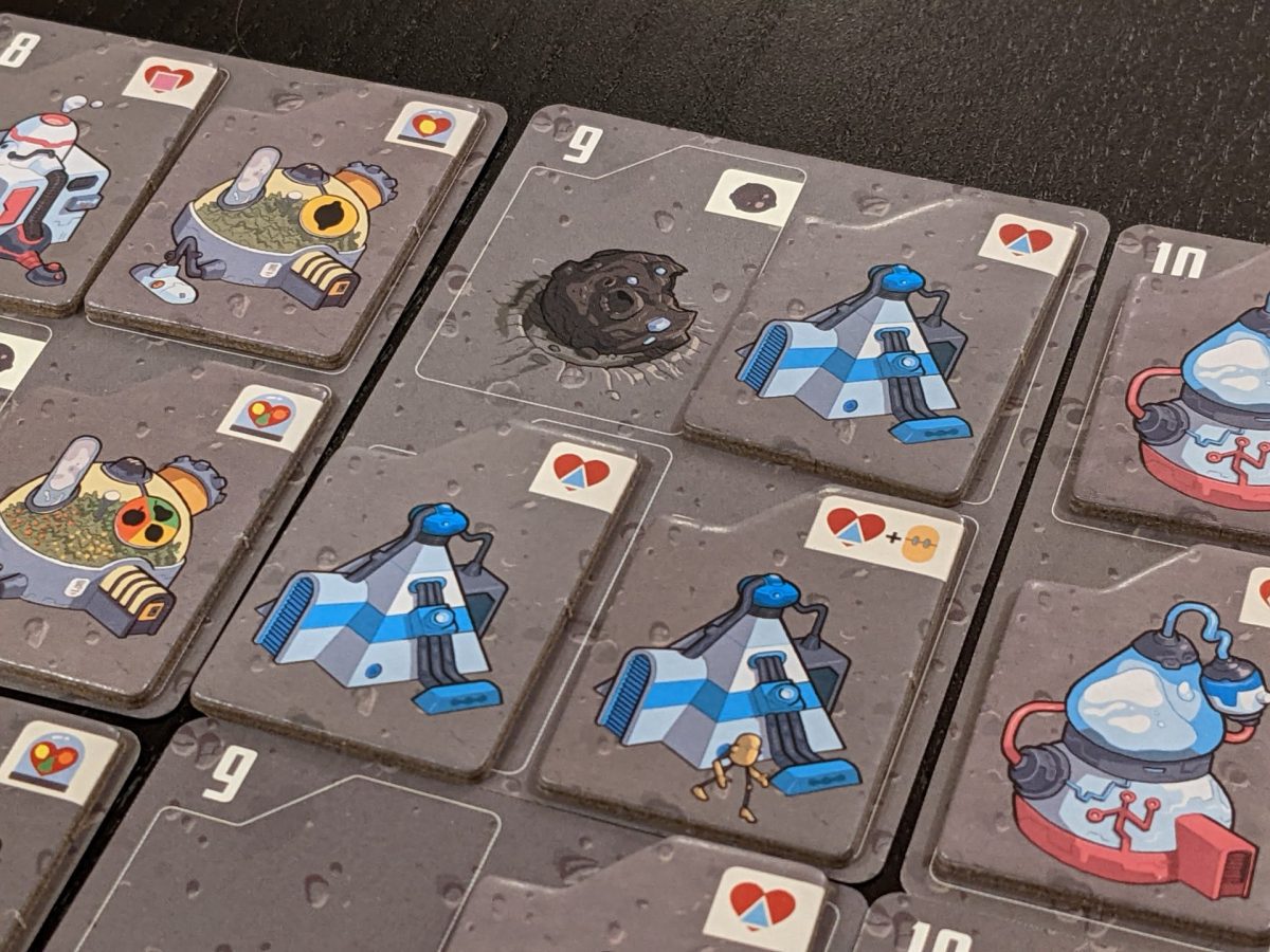 LUNA Capital Game Review – Meeple Mountain