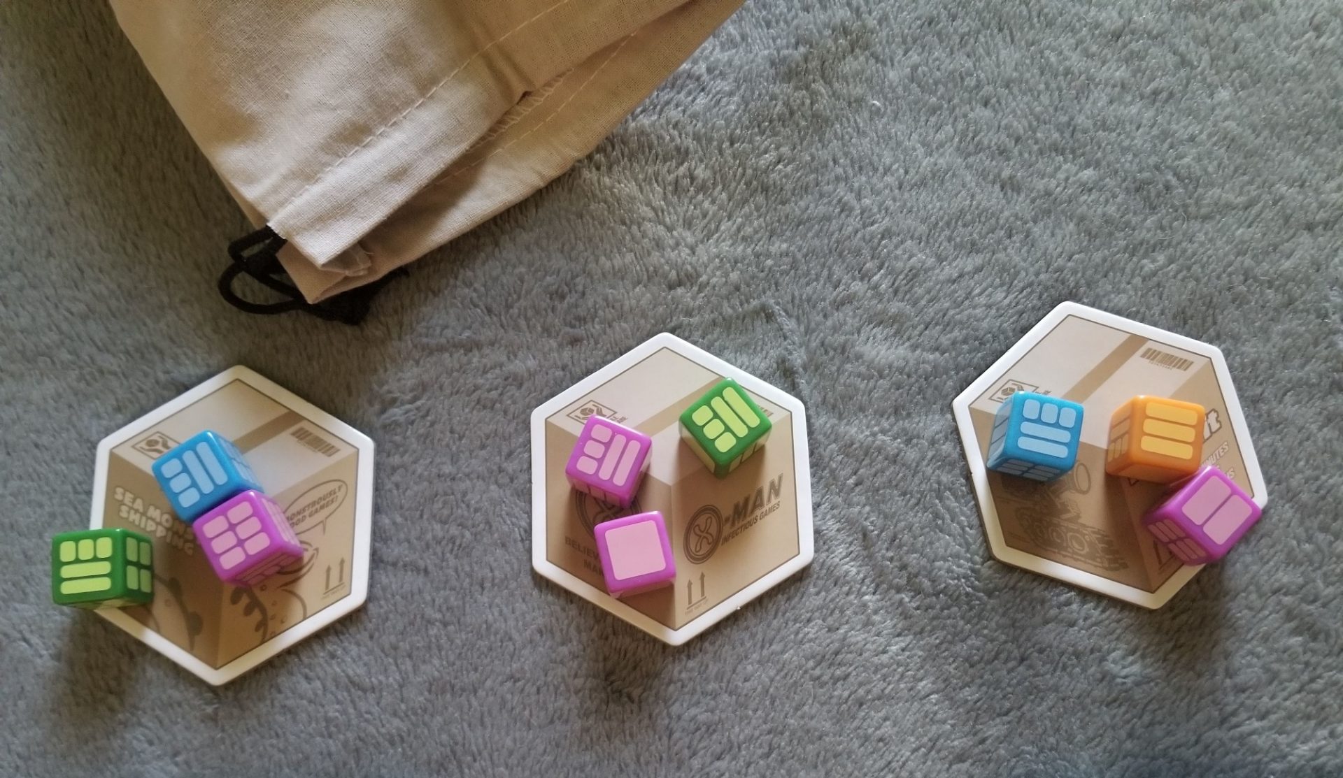 Shelfie Stacker Game Review – Meeple Mountain