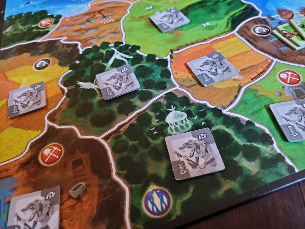 Small World Game Review – Meeple Mountain