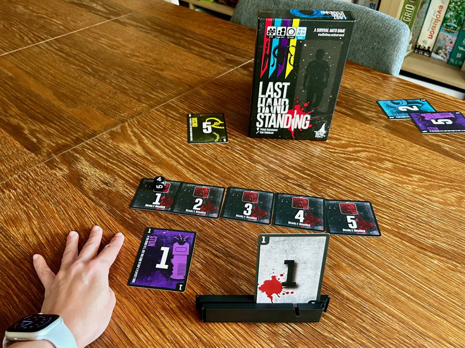 Last Hand Standing Game Review – Meeple Mountain