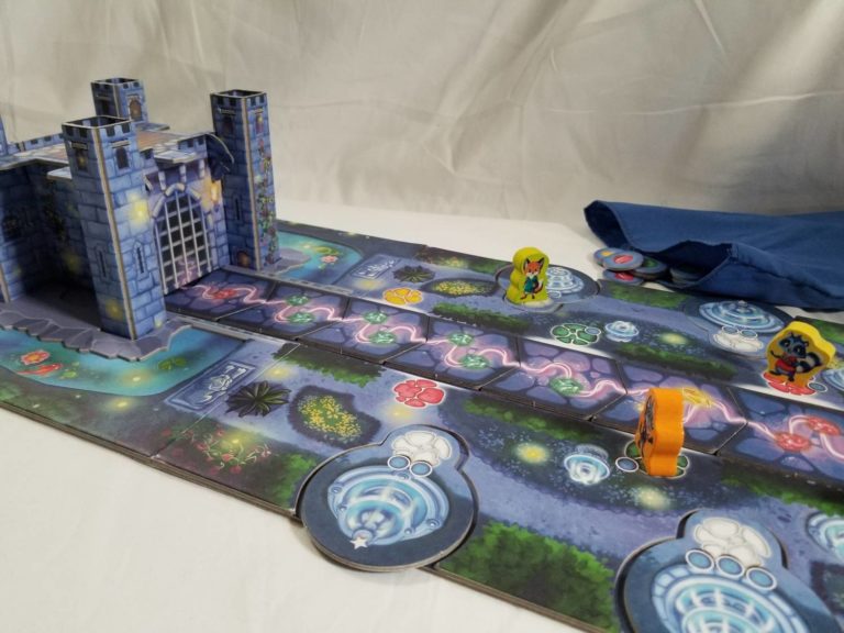Moonlight Castle Game Review – Meeple Mountain