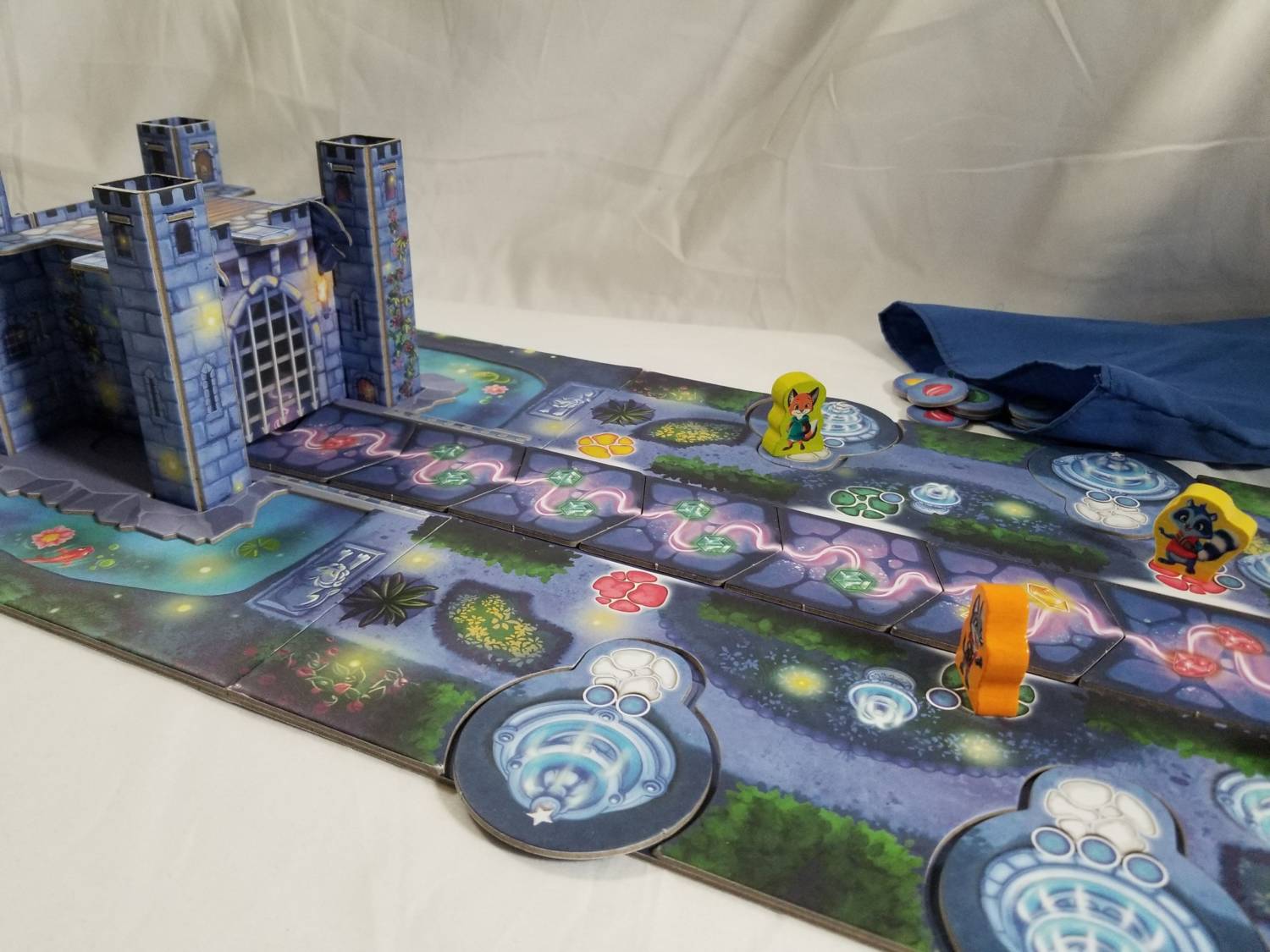 Moonlight Castle Game Review — Meeple Mountain