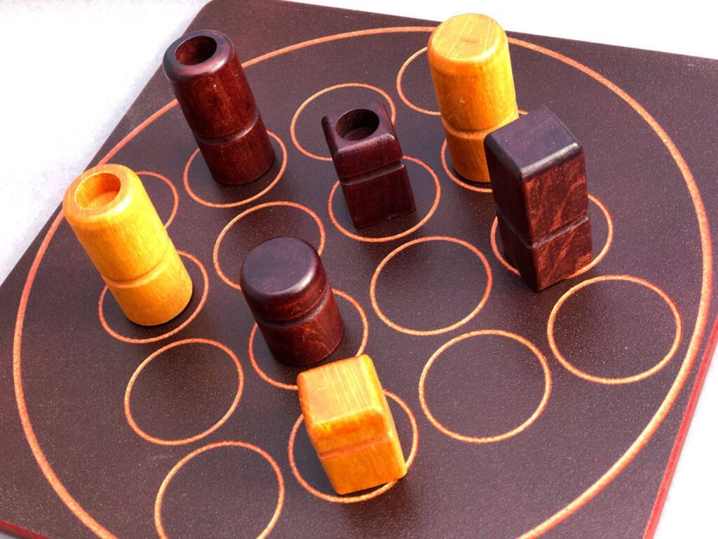 Quarto Board Game Review – Meeple Mountain