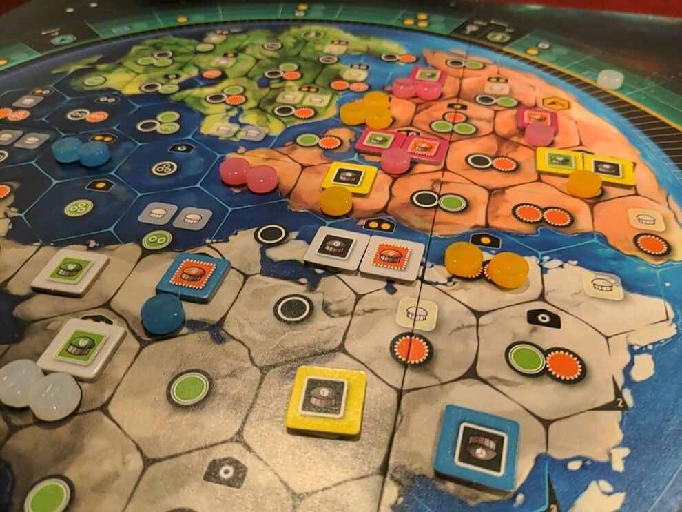 Evacuation Game Review – Meeple Mountain