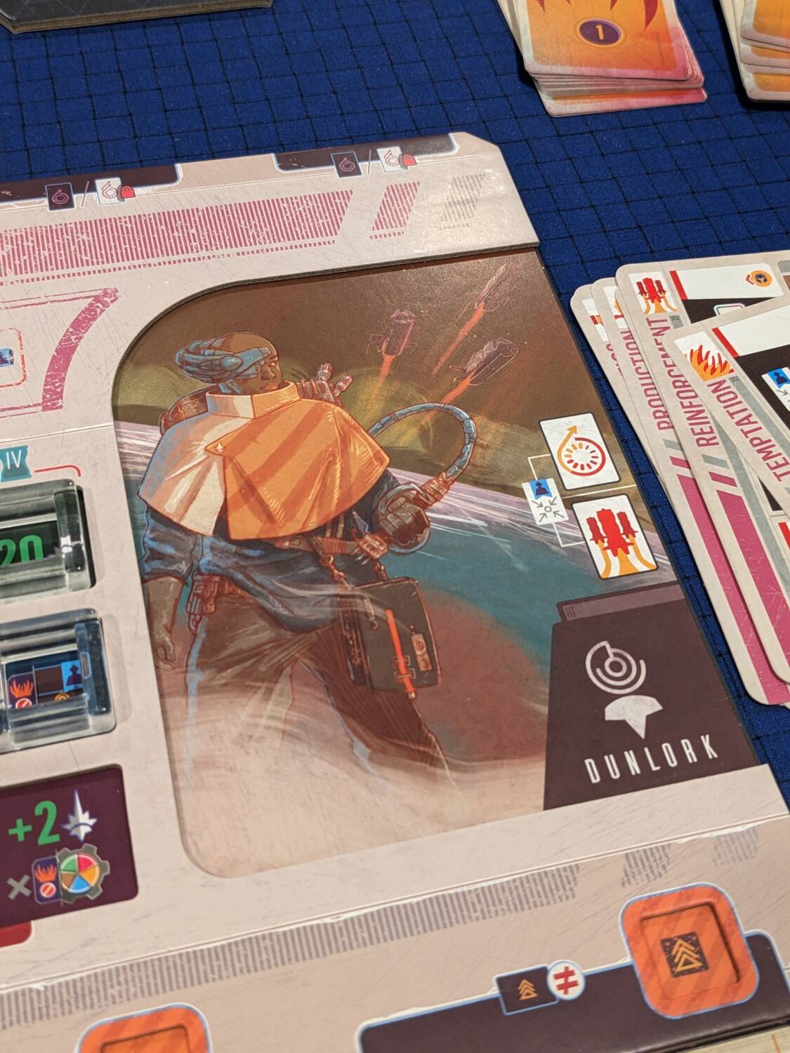 Into the Voidfall, Part Three–The Competitive Mode – Meeple Mountain