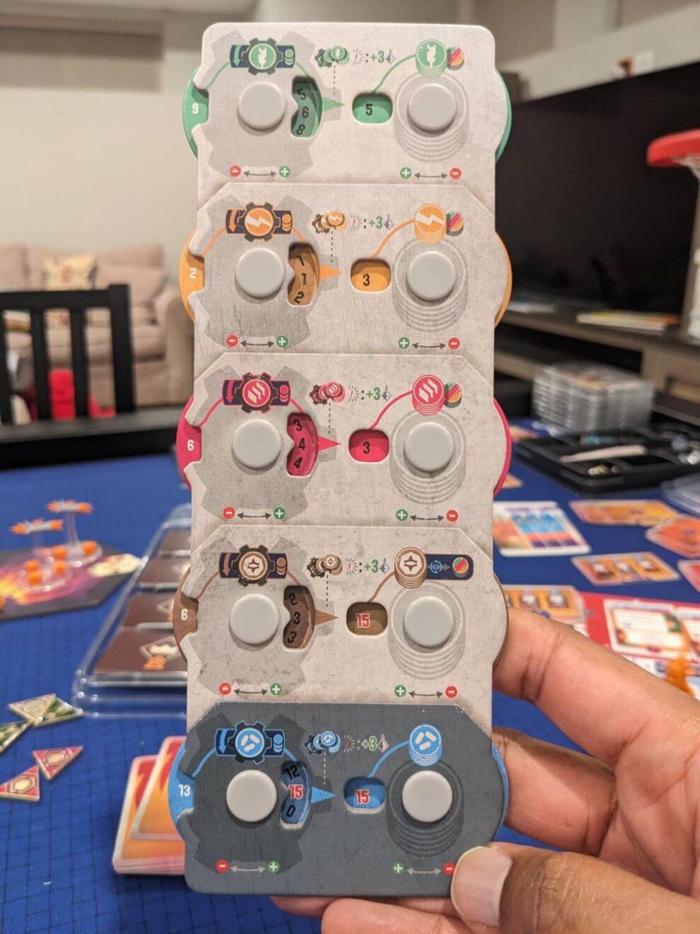 Into the Voidfall, Part Three–The Competitive Mode – Meeple Mountain