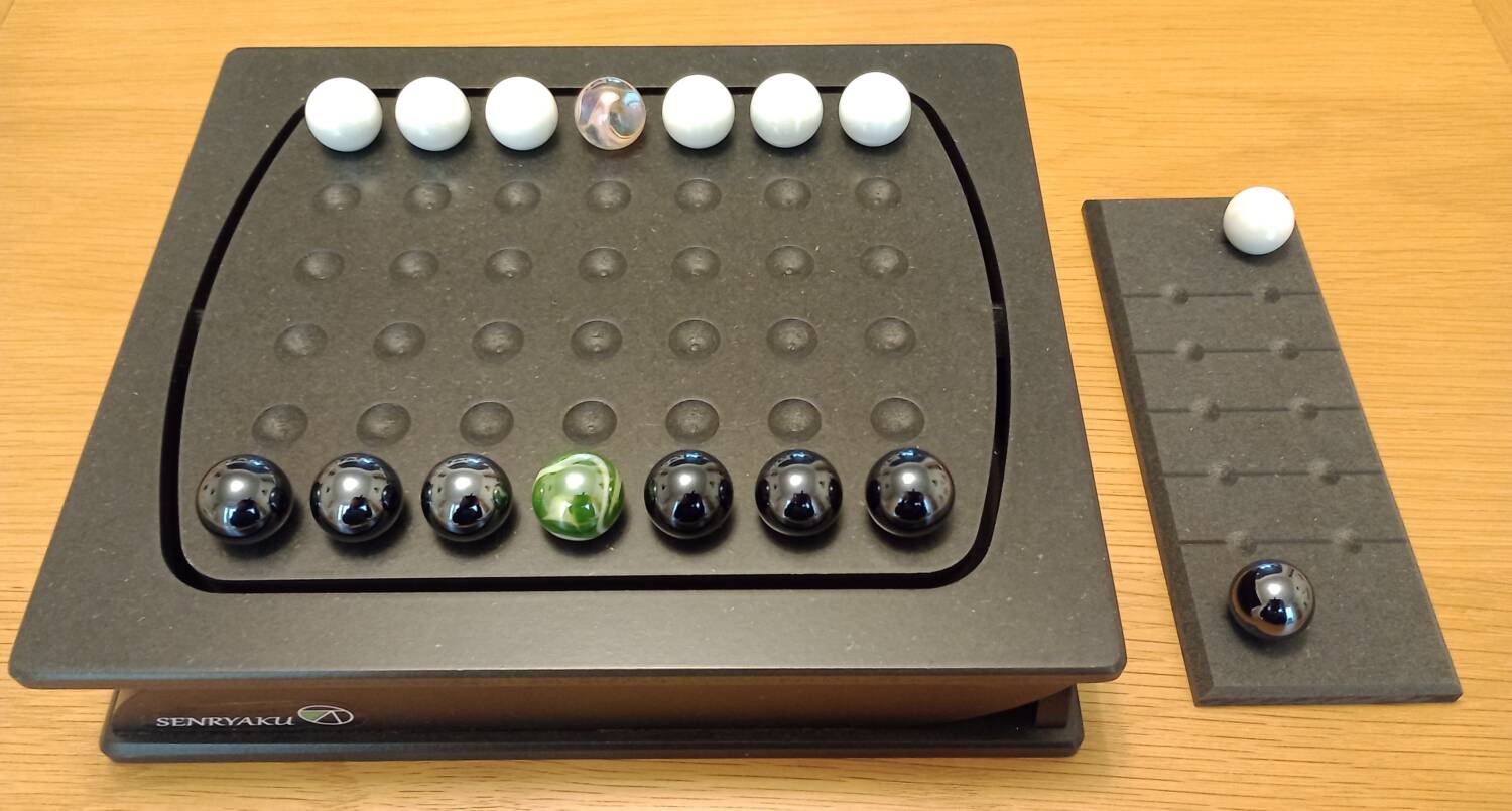 Senryaku Game Review – Meeple Mountain