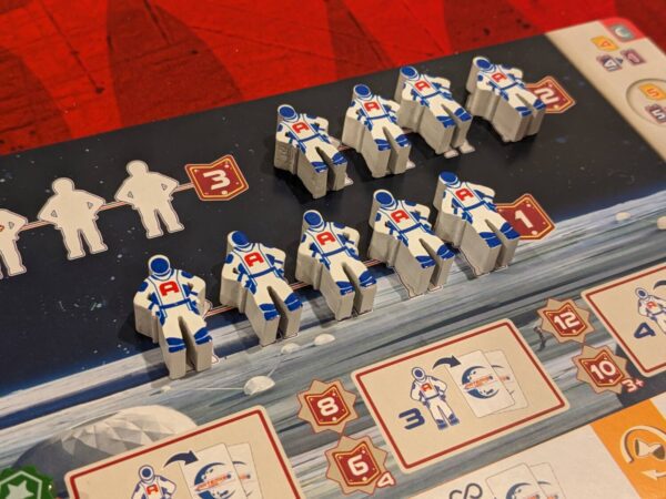 Shackleton Base: A Journey to the Moon Game Review – Meeple Mountain