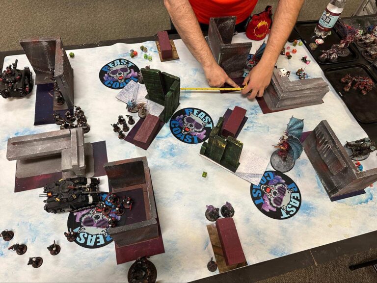 Learning to Play Warhammer 40,000 (10th Edition) – Meeple Mountain